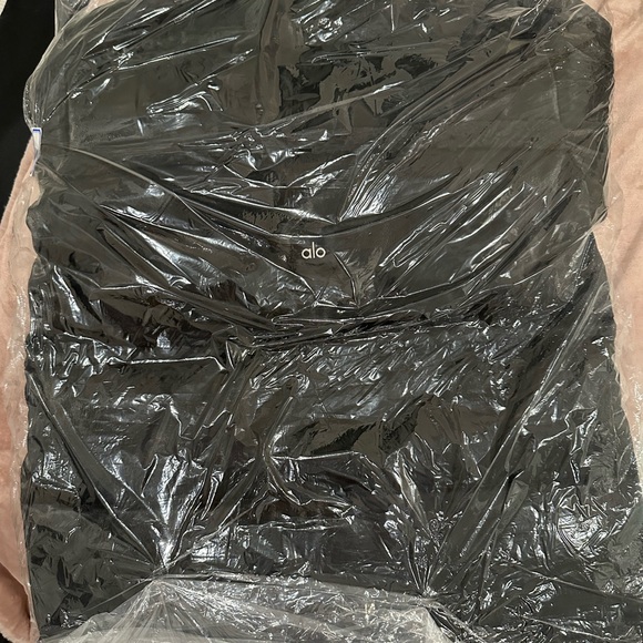 ALO Yoga | Jackets & Coats | Alo Yoga Ice Breaker Puffer | Poshmark